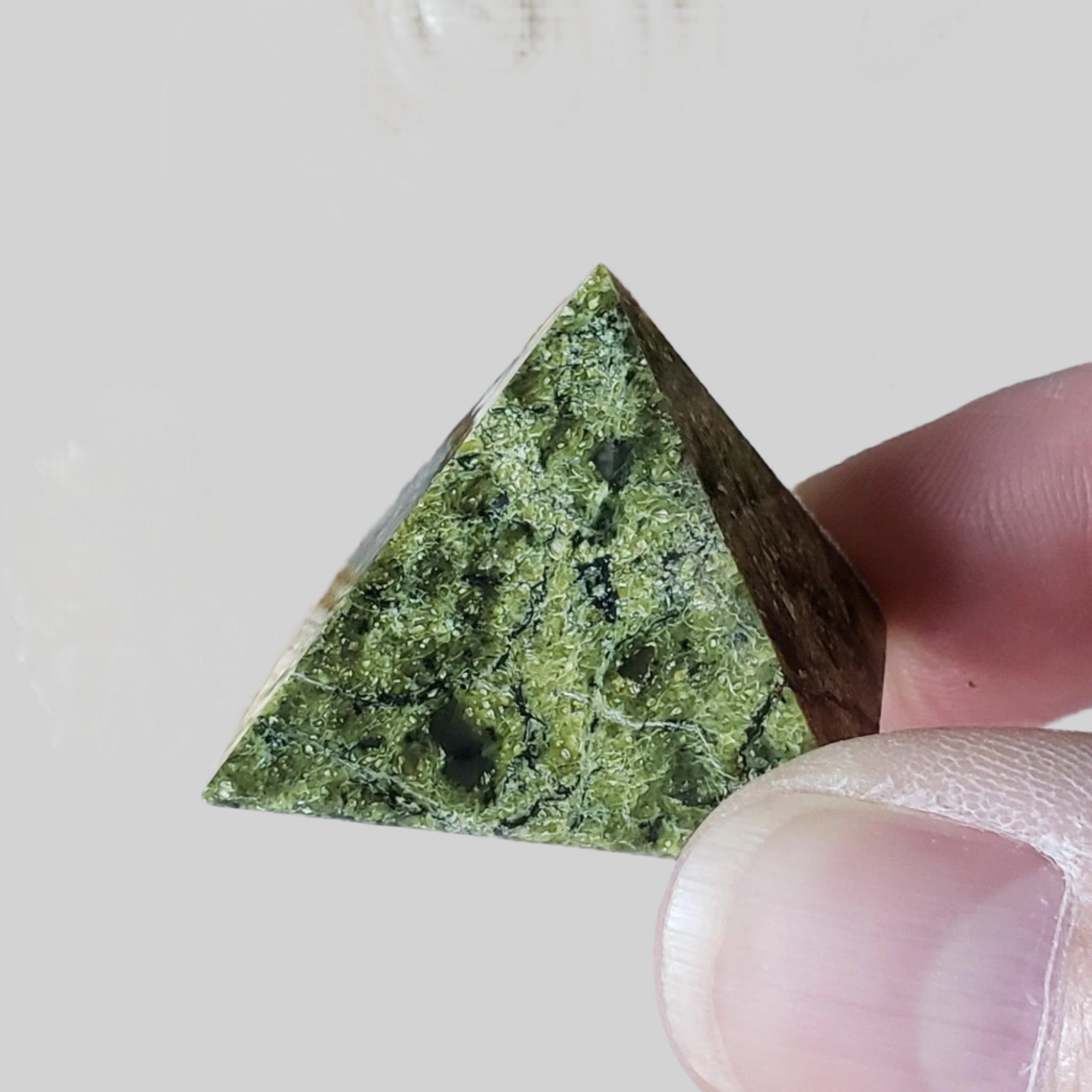 Serpentinite Five Point Pyramid Gem Stone Crystal
