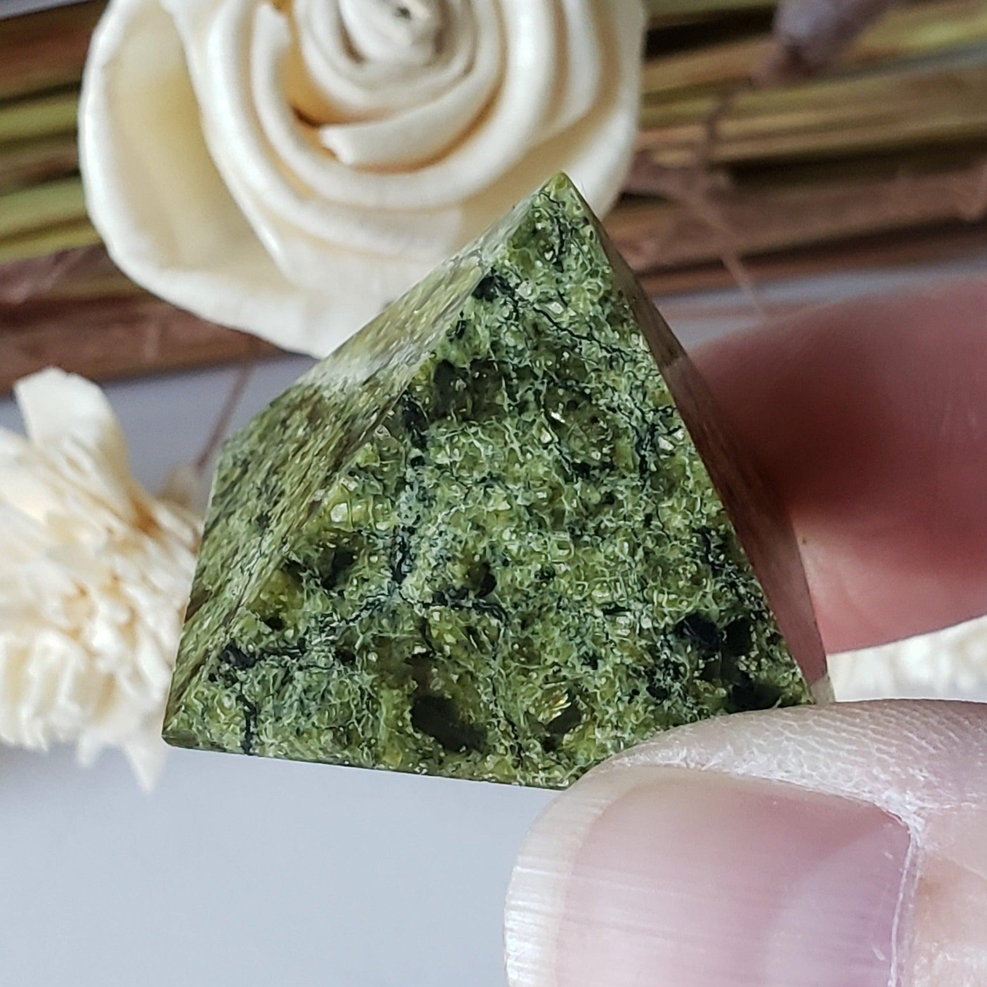 Serpentinite Five Point Pyramid Gem Stone Crystal