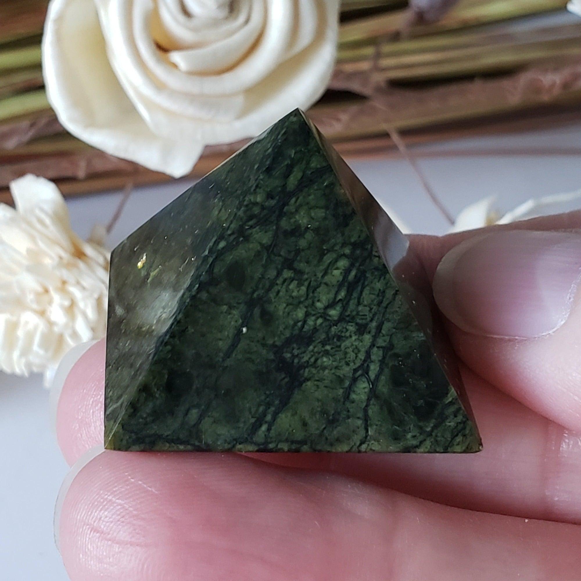 Serpentinite Five Point Pyramid Gem Stone Crystal