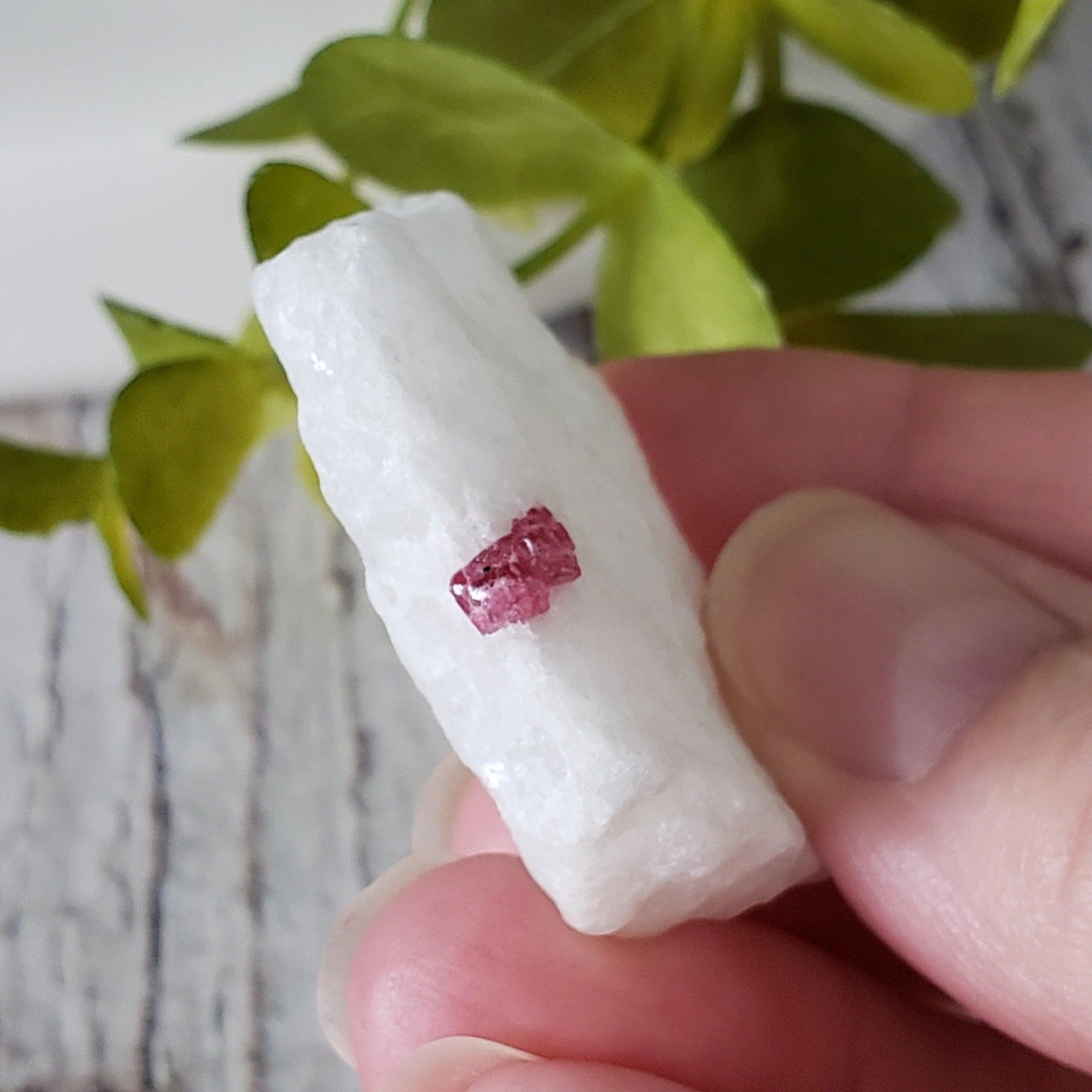 Spinel Crystal in Marble Host | Red Spinel | 23 gr, 114.8 ct | Mogok ...